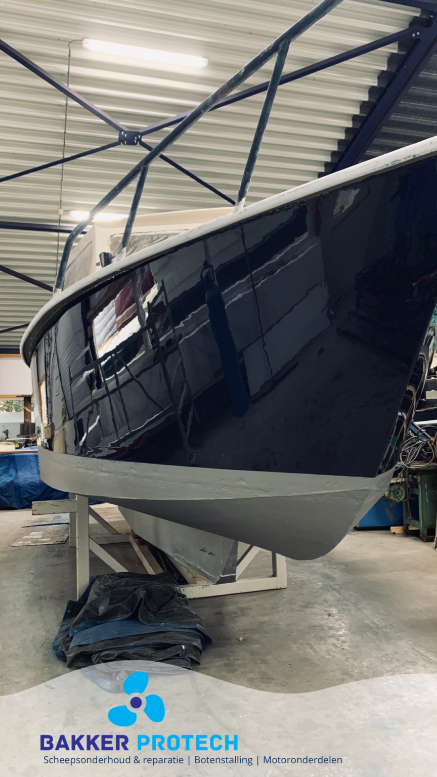 Schilderen motorjacht "Semper Fi" — Bakker Protech