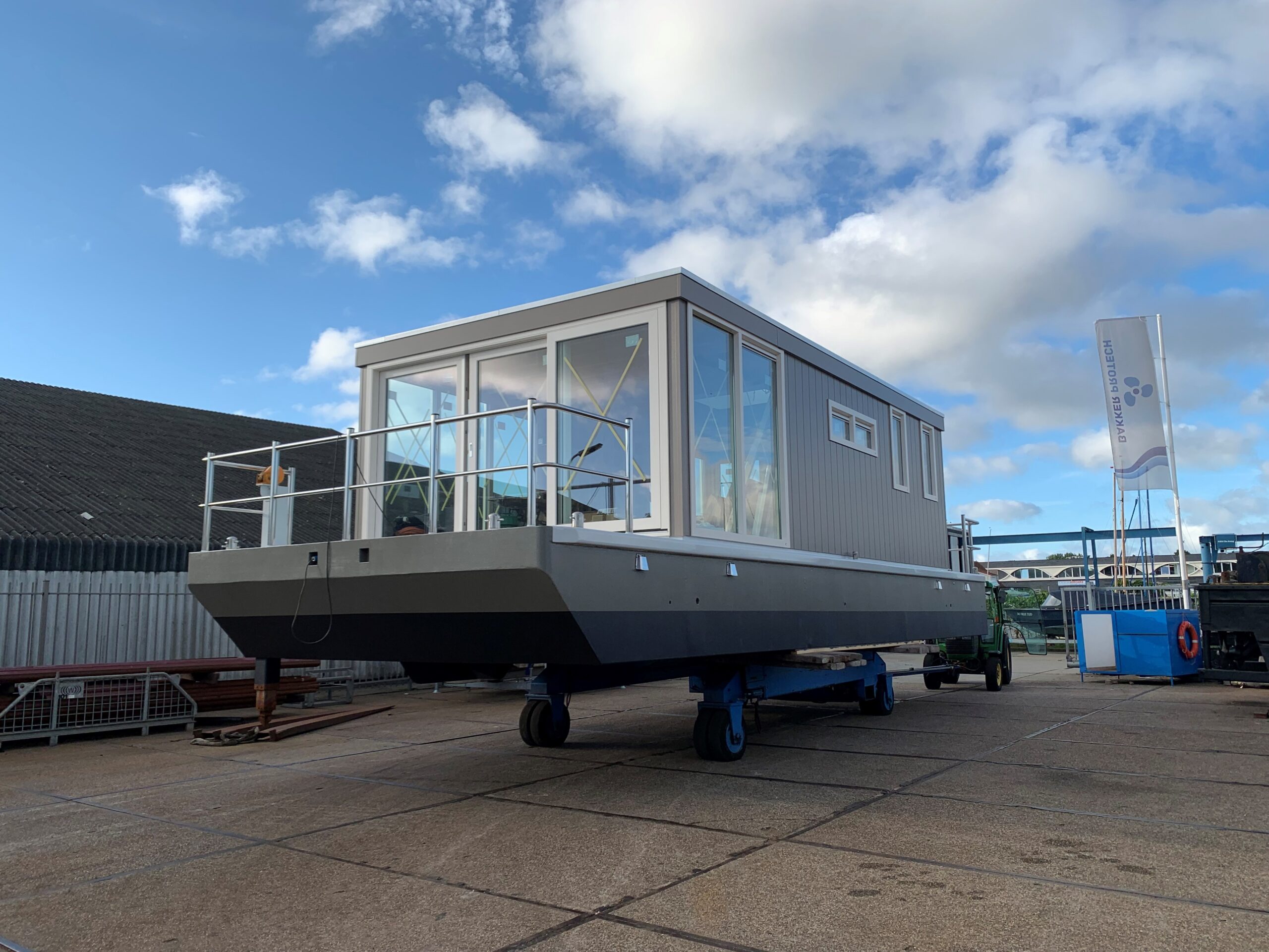Bouw casco houseboat — Bakker Protech